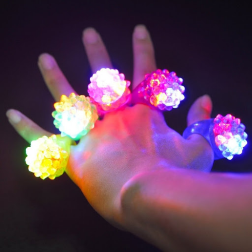 Anillo con luz led 100pzas – Luces Mágicas